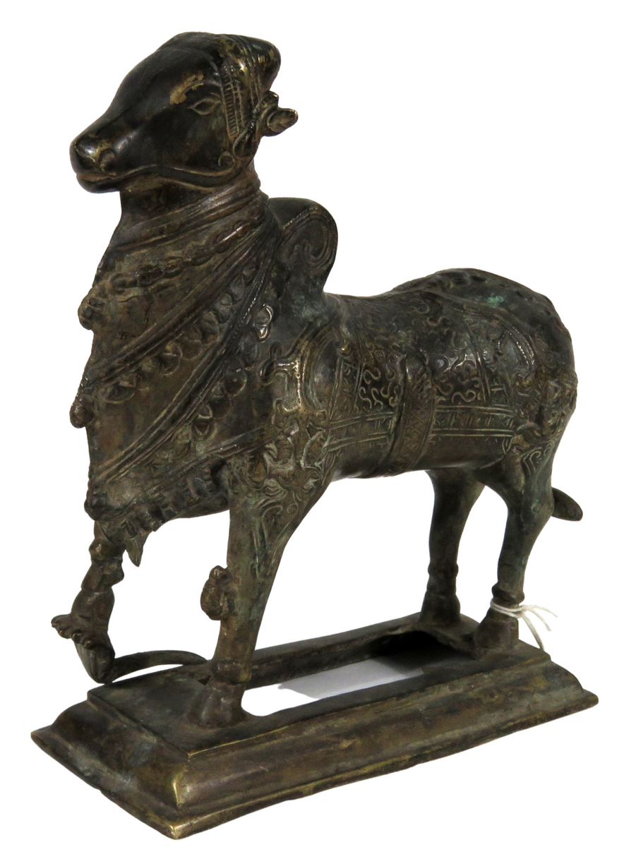 Standing Nandi (Bull) 01 – ahmedabadtrunk.in