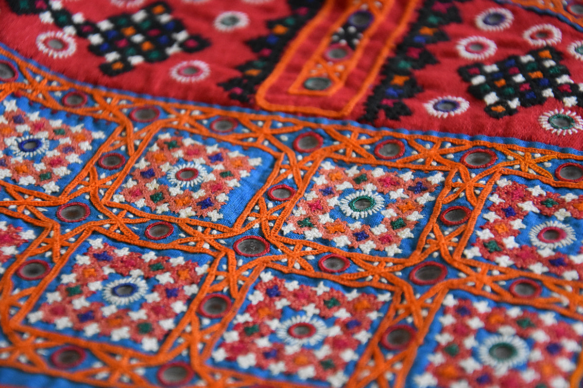 Mutwa Hand embroidered blouse, Kutch (Gujarat) - 559 – ahmedabadtrunk.in